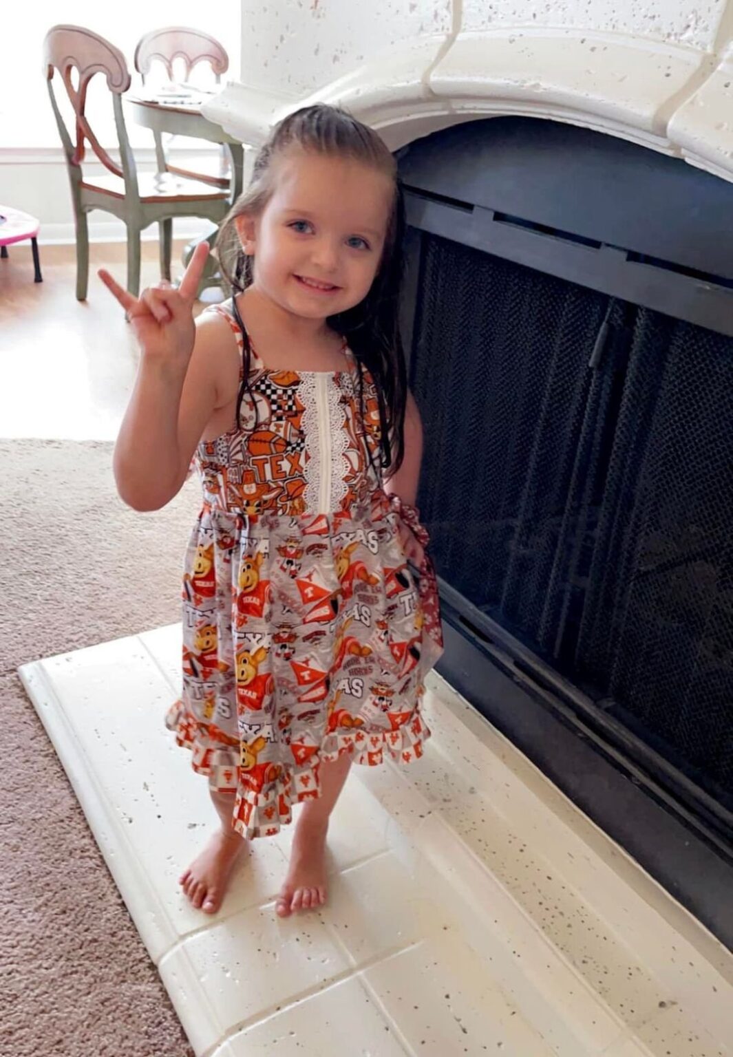 The Inside Story of the Hook'em Horns Hand Gesture - Texas Legacy ...
